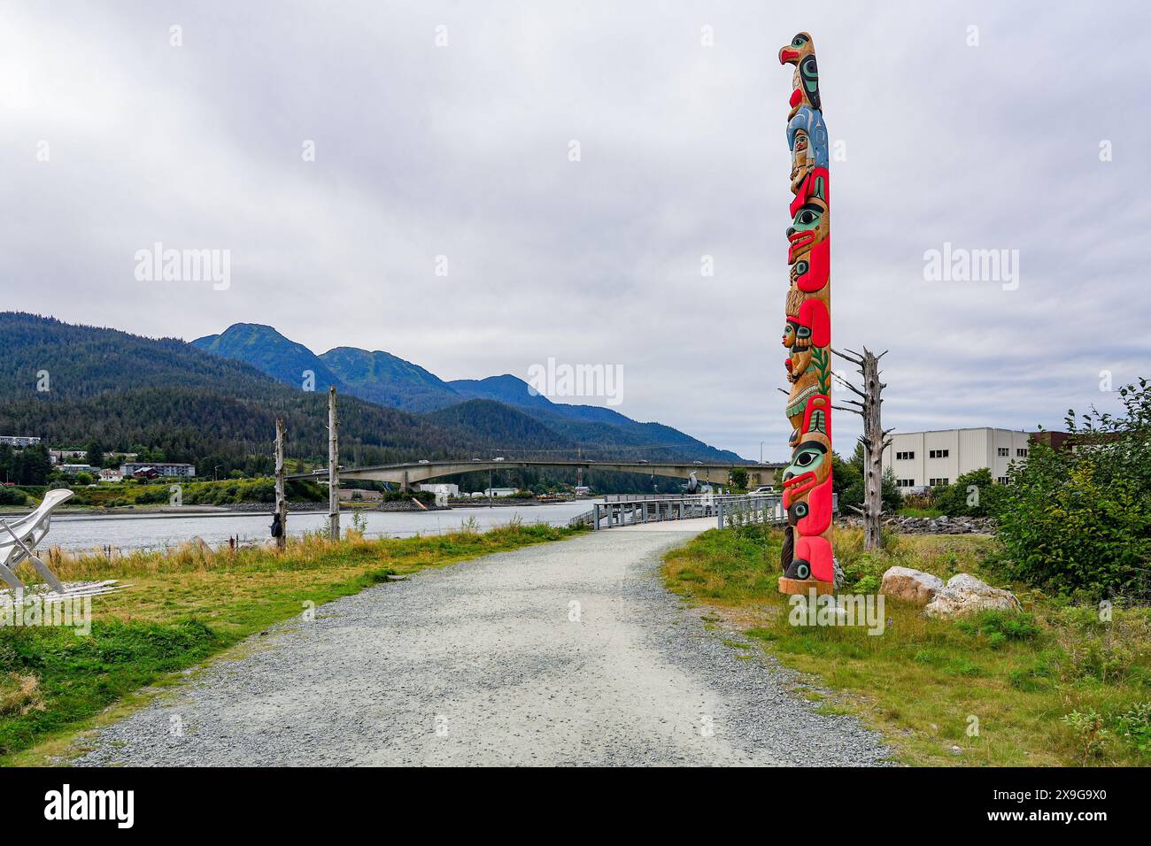 Native American totem pole on Juneau Seawalk in Overstreet Park on the ...