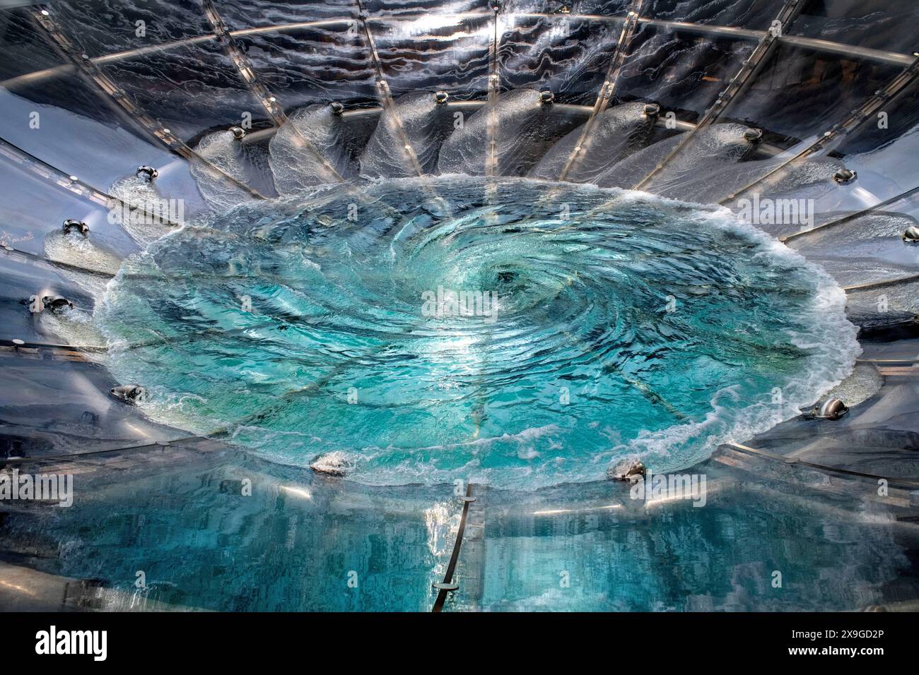 Singapore whirpool fountain hi-res stock photography and images - Alamy