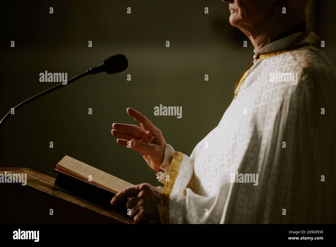 Preaching harmony hi-res stock photography and images - Alamy