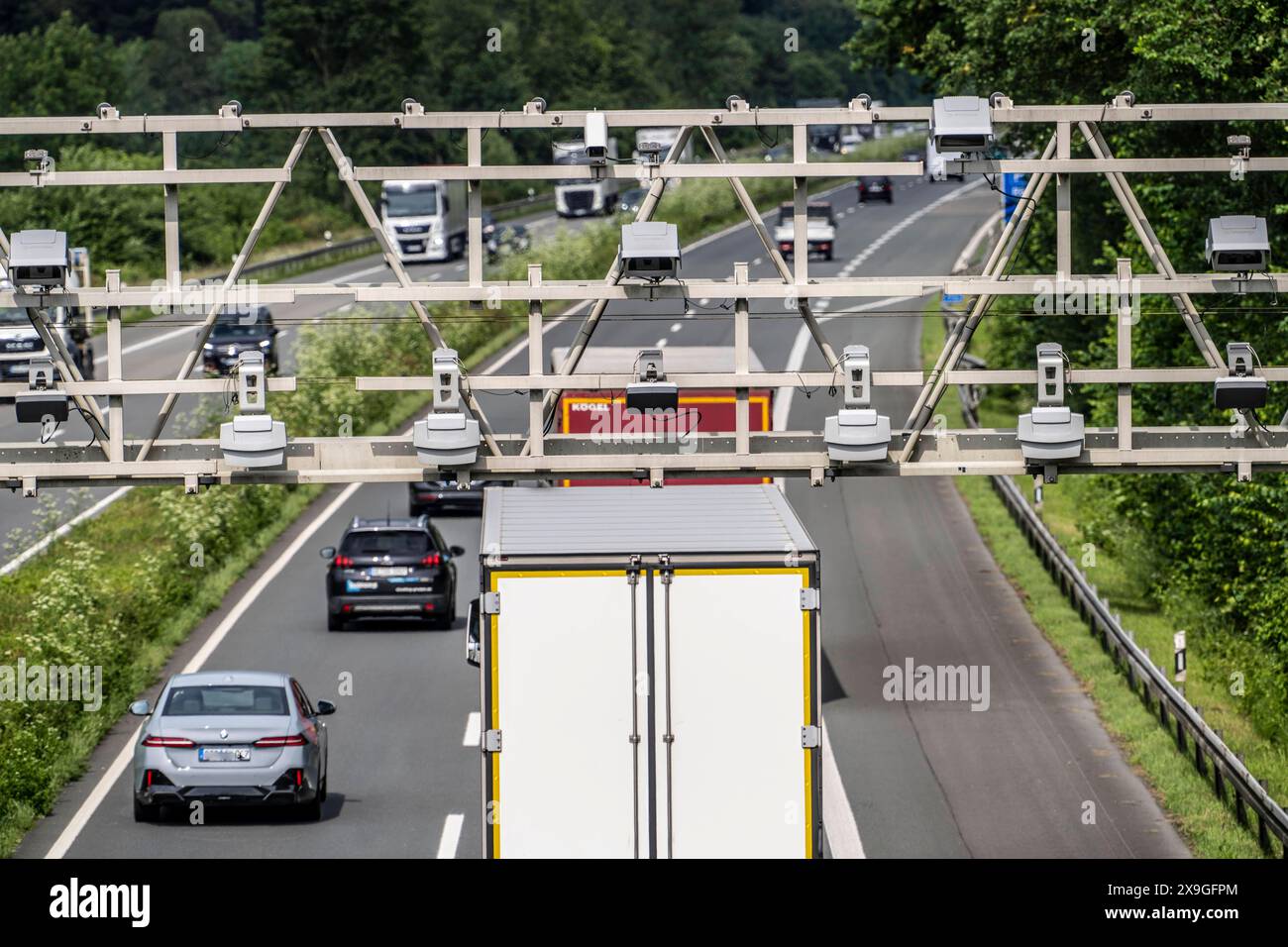 Sensoren einer Mautbrücke, zur Erfassung der Autobahnmaut, auf der ...