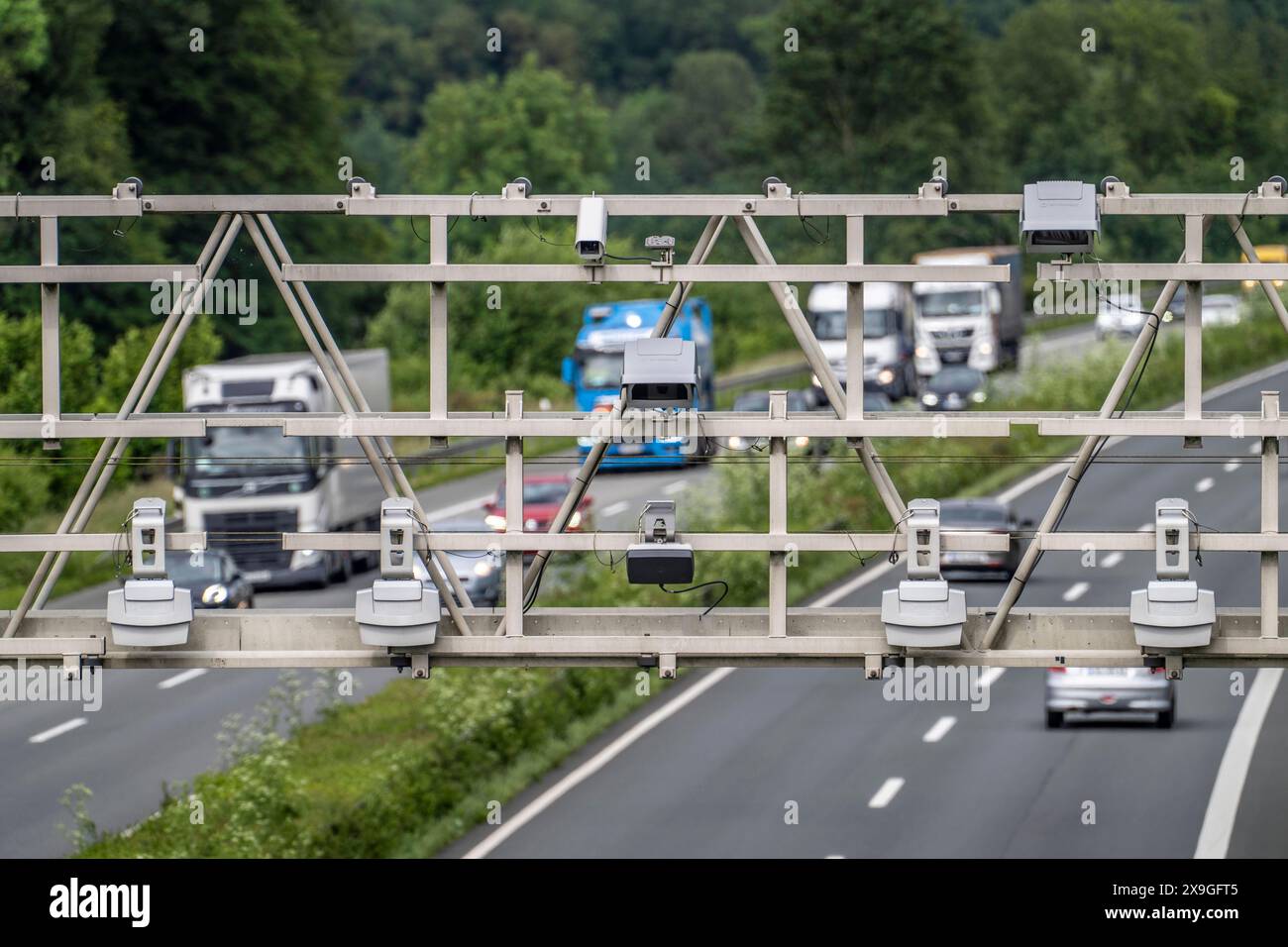 Sensoren einer Mautbrücke, zur Erfassung der Autobahnmaut, auf der ...