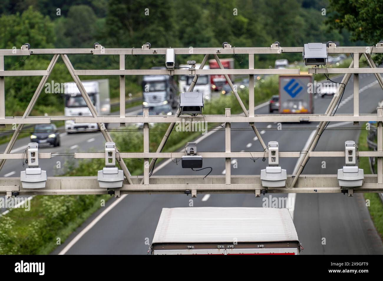 Sensoren einer Mautbrücke, zur Erfassung der Autobahnmaut, auf der ...