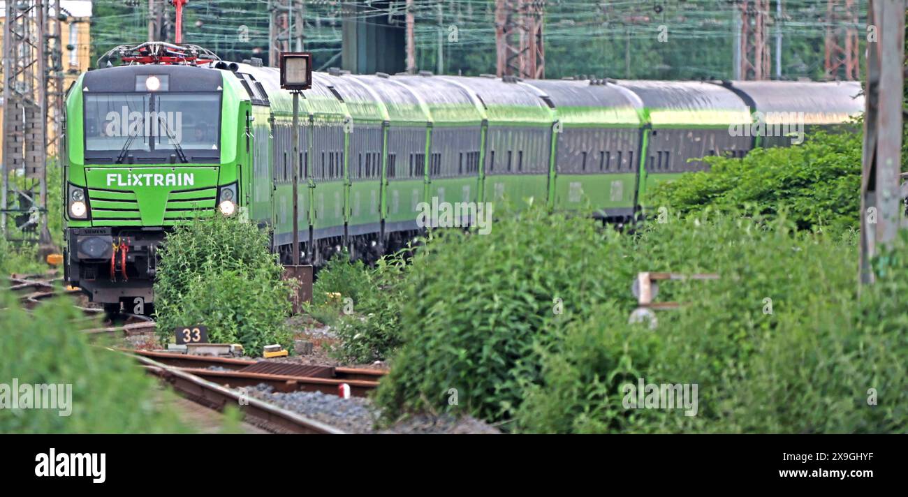 Privates Bahnunternehmen im Fernverkehr Ein Zug des Unternehmens ...