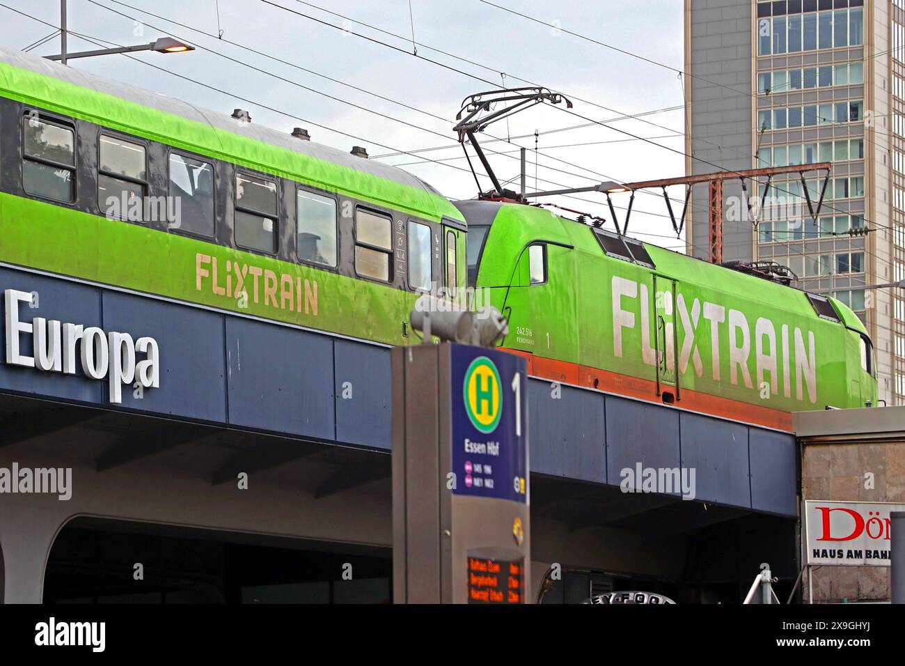 Privates Bahnunternehmen im Fernverkehr Ein Zug des Unternehmens ...