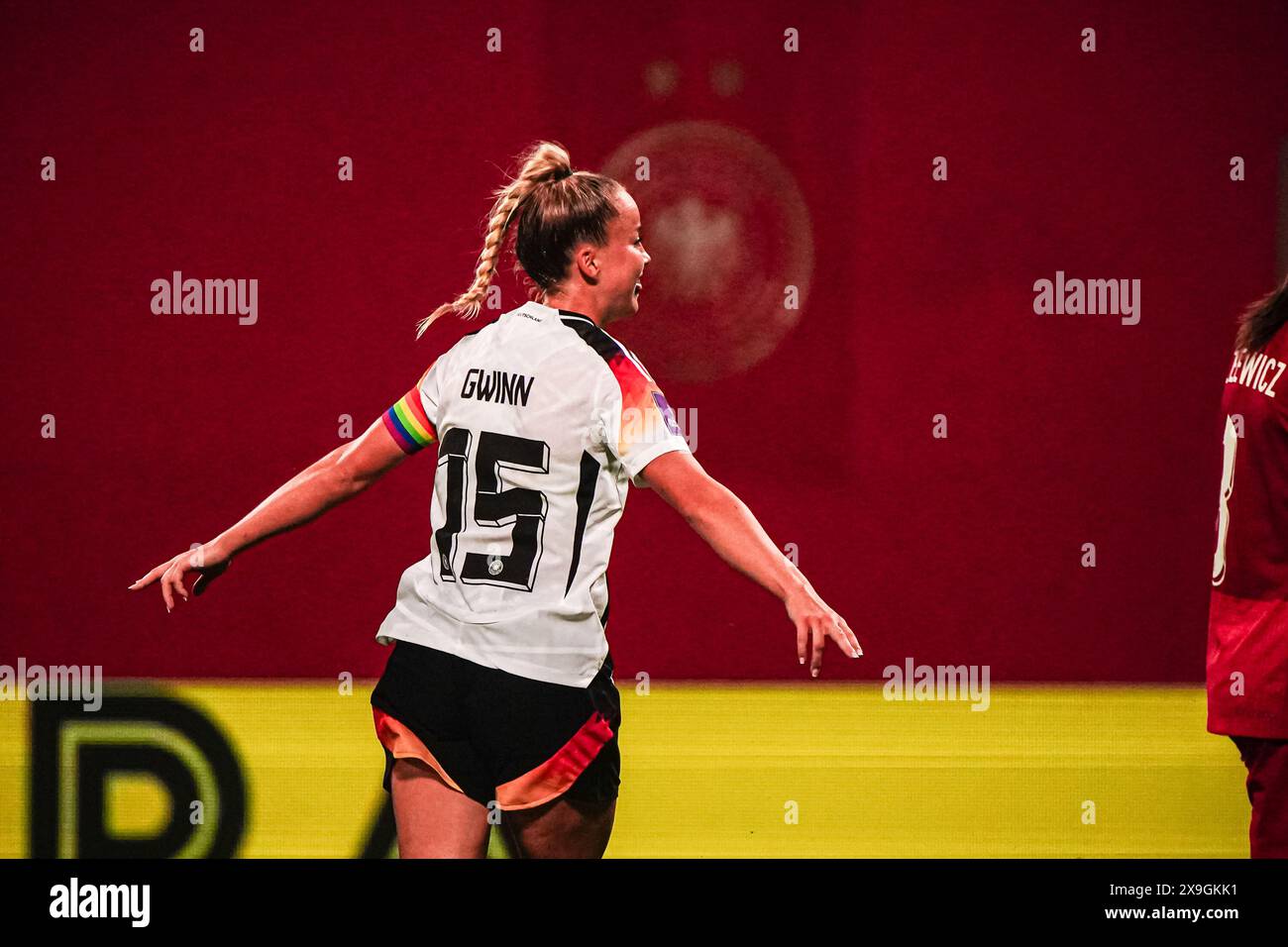 Torjubel/Jubel nach Tor zum 4:1 per Elfmeter/Strafstoss Giulia Gwinn ...