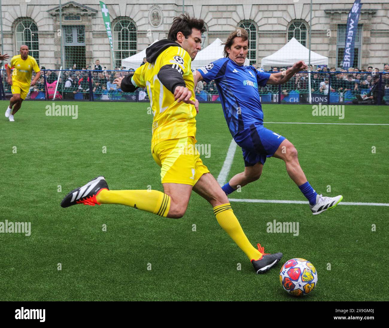 Kaka brazilian football soccer player hi-res stock photography and ...