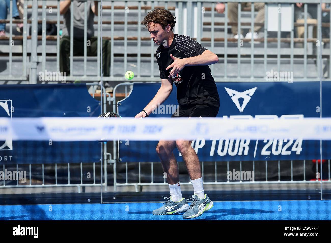 Hamburg, Hamburg, Germany. 30th May, 2024. Youp DE KROON (NED) returns ...