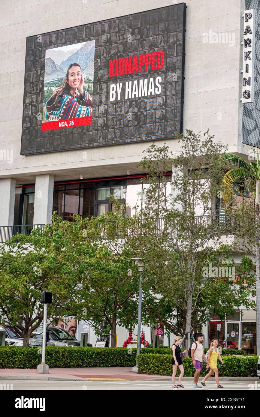 Digital electronic sign billboard information promoting promotion ...