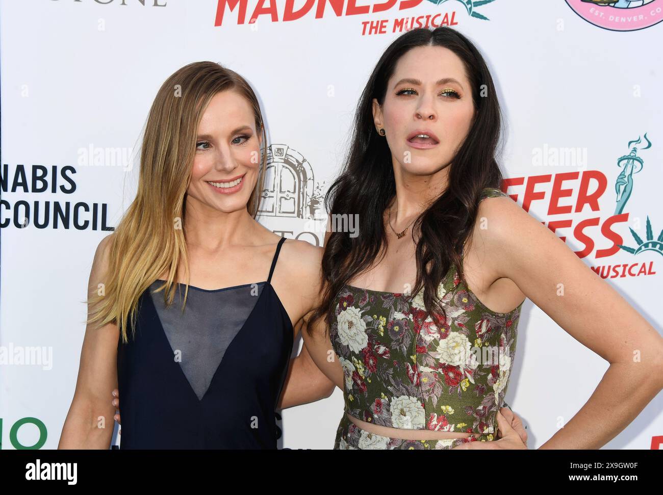 LOS ANGELES, CALIFORNIA - MAY 30: (L-R) Angelina Jolie, Vivienne Jolie ...
