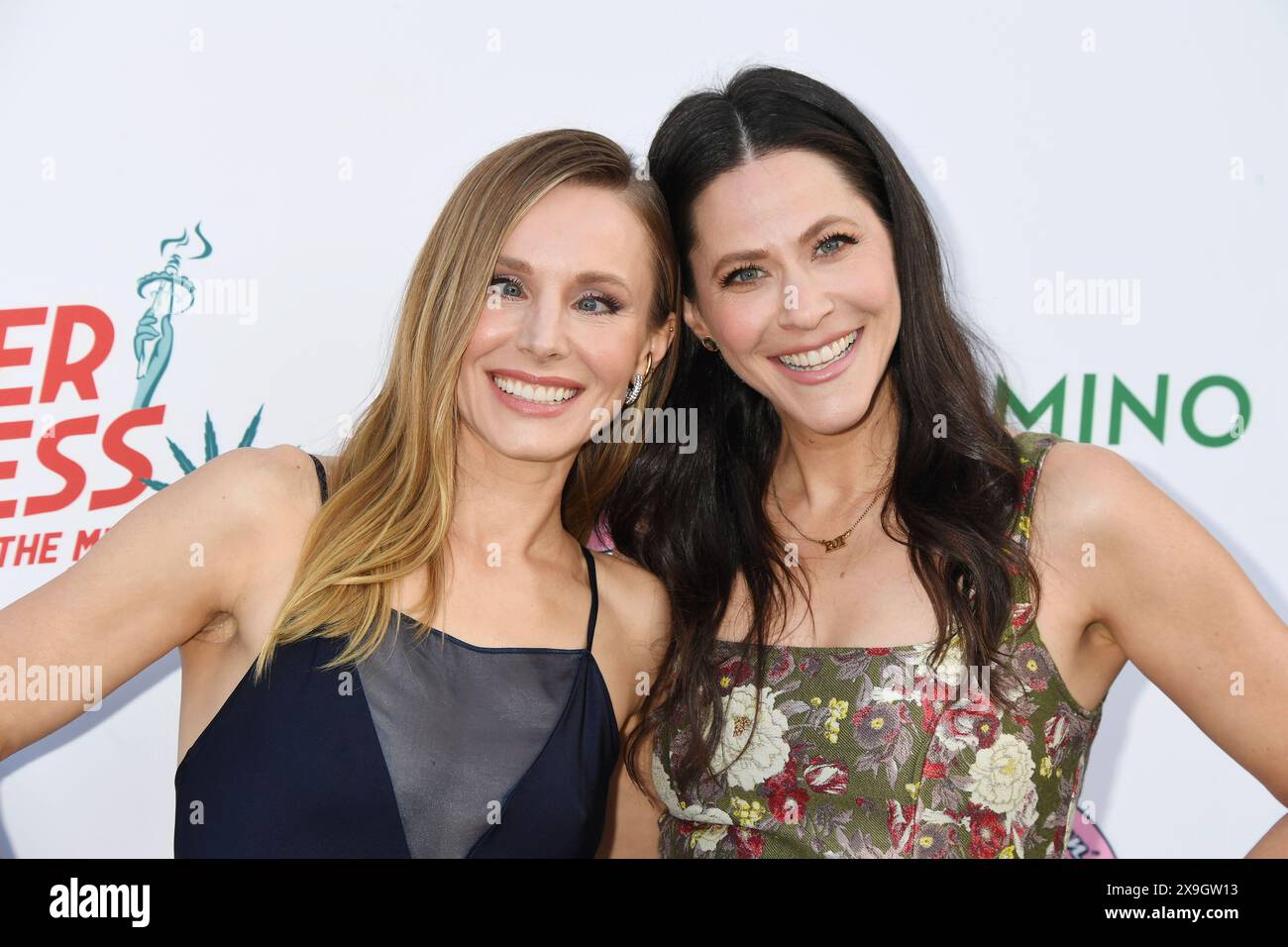 LOS ANGELES, CALIFORNIA - MAY 30: (L-R) Angelina Jolie, Vivienne Jolie ...