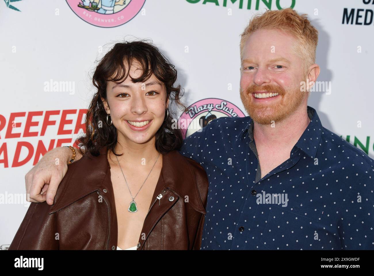 LOS ANGELES, CALIFORNIA - MAY 30: (L-R) Aubrey Anderson-Emmons and ...