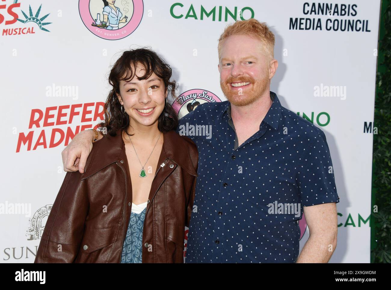 LOS ANGELES, CALIFORNIA - MAY 30: (L-R) Aubrey Anderson-Emmons and ...