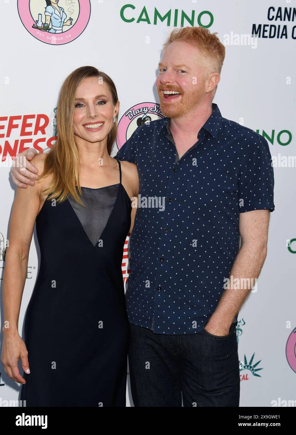 LOS ANGELES, CALIFORNIA - MAY 30: (L-R) Kristen Bell and Jesse Tyler ...