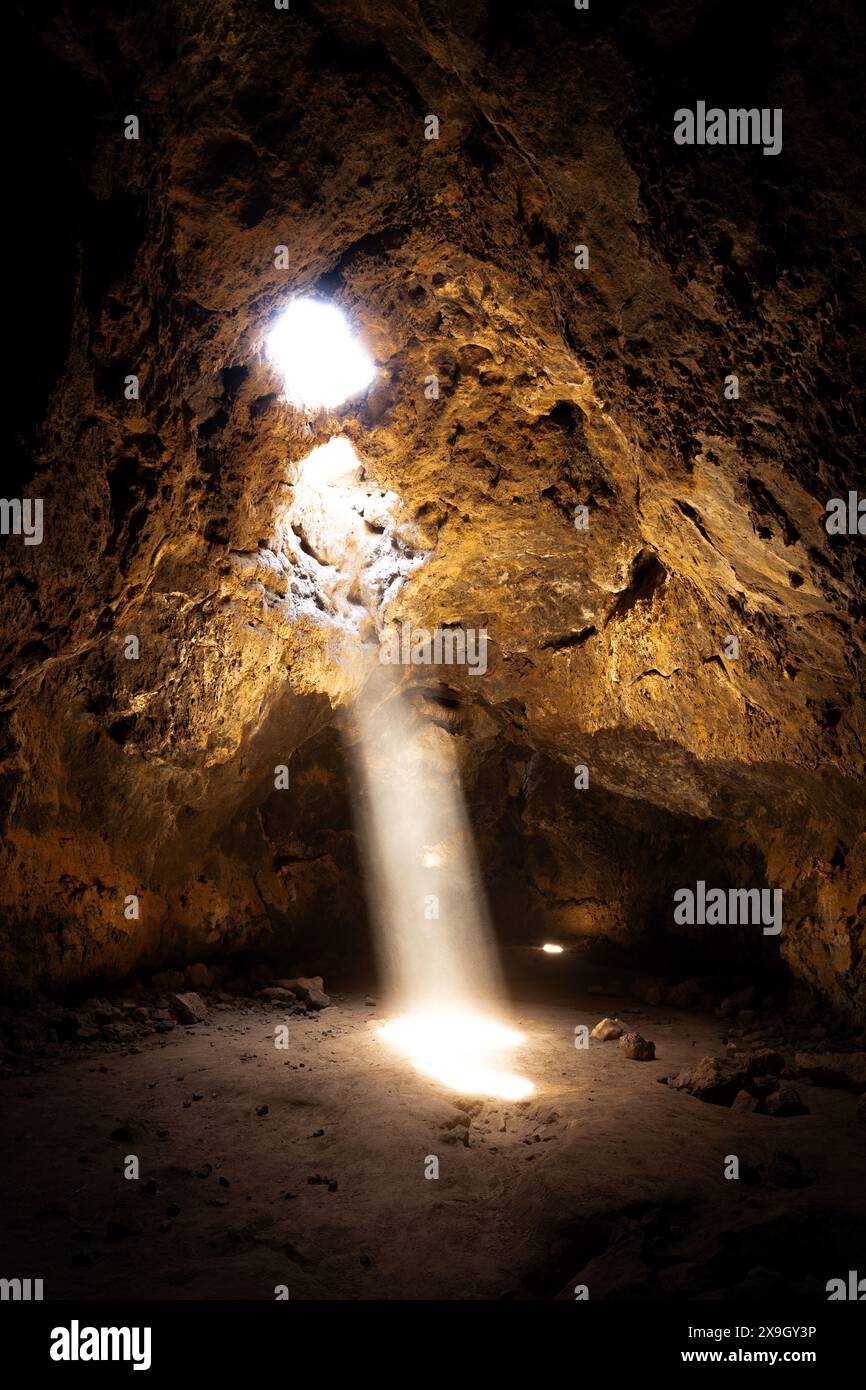 Lava tube arizona hi-res stock photography and images - Alamy