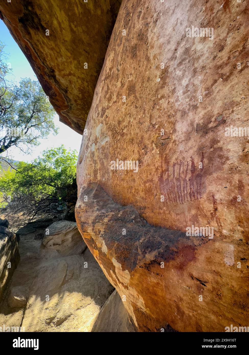 Prehistoric depiction of woman on a rock, San rock paintings, Sevilla ...