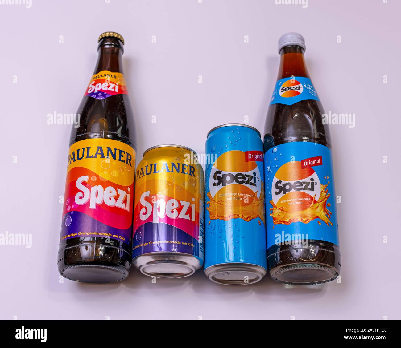 01.06.2024, Cola-Mischgetränk SPEZI , rechts das Original der Brauerei ...