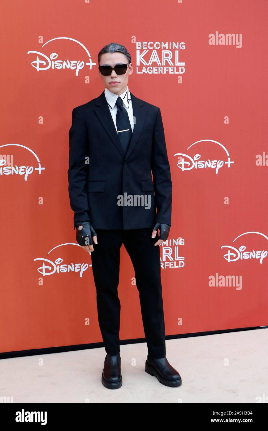 Karl Lagerfeld doppelganger at the German premiere of Becoming Karl ...