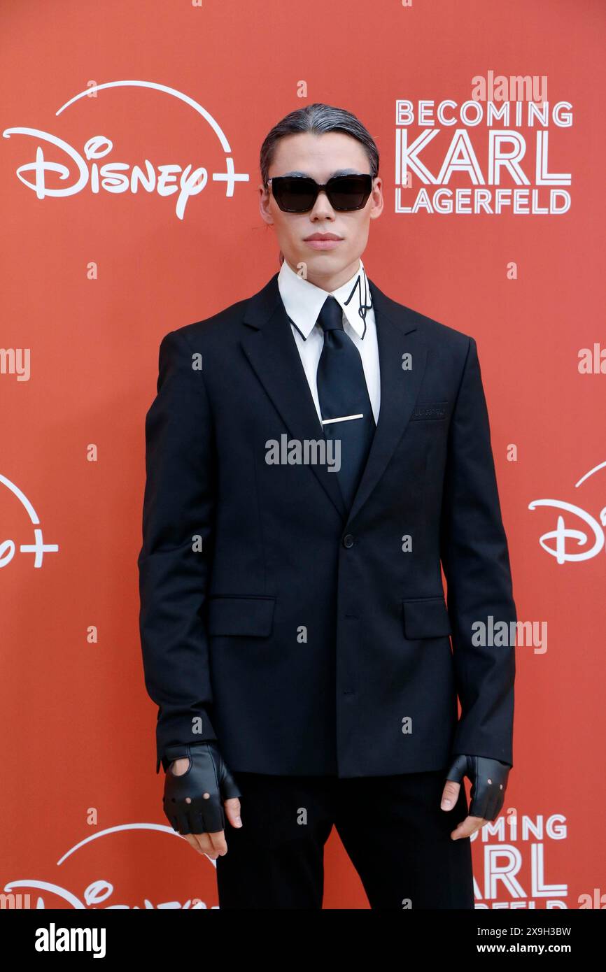 Karl Lagerfeld doppelganger at the German premiere of Becoming Karl ...