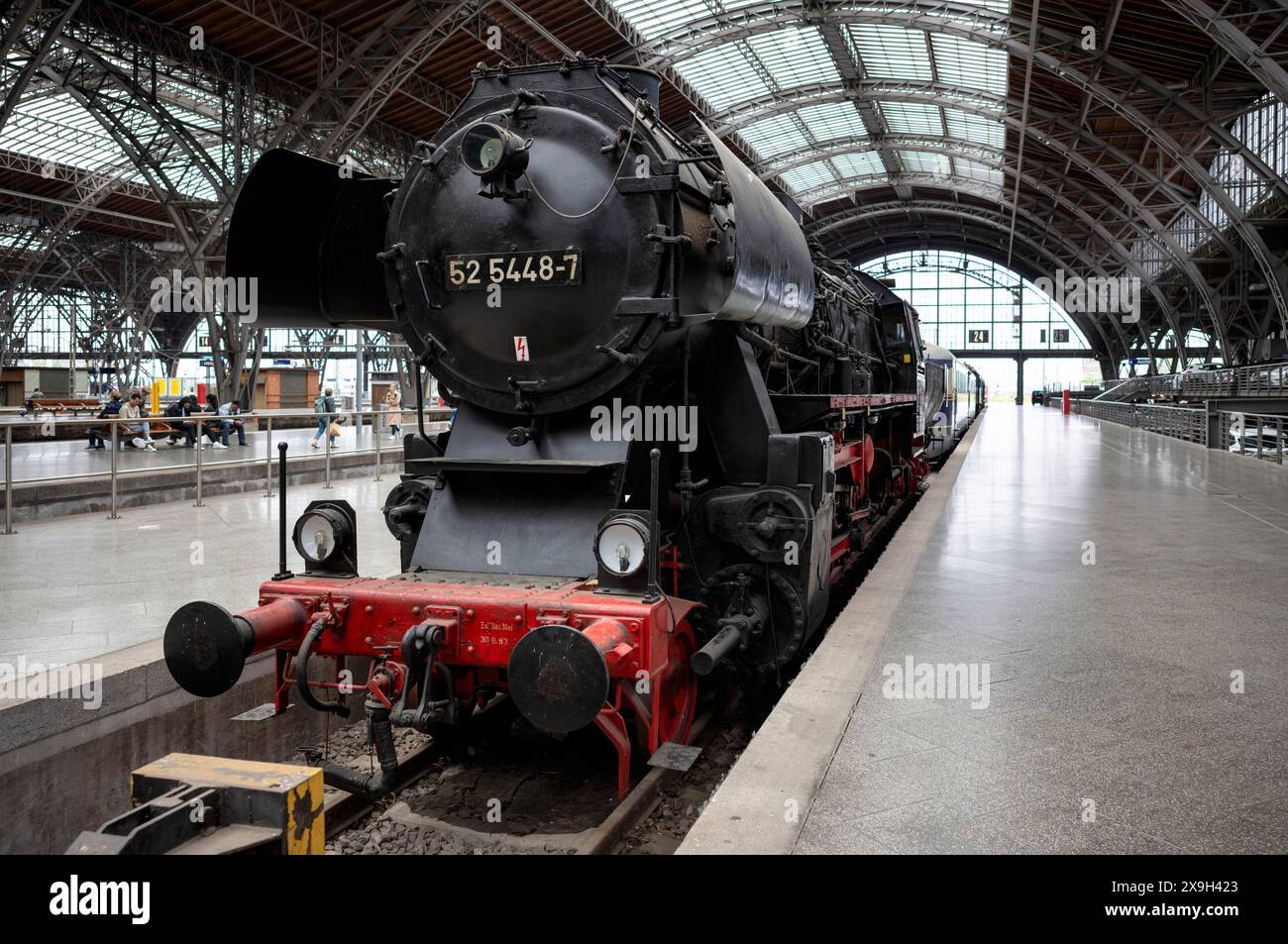 Steam locomotive class 52 of the Deutsche Reichsbahn DR with tub tender ...