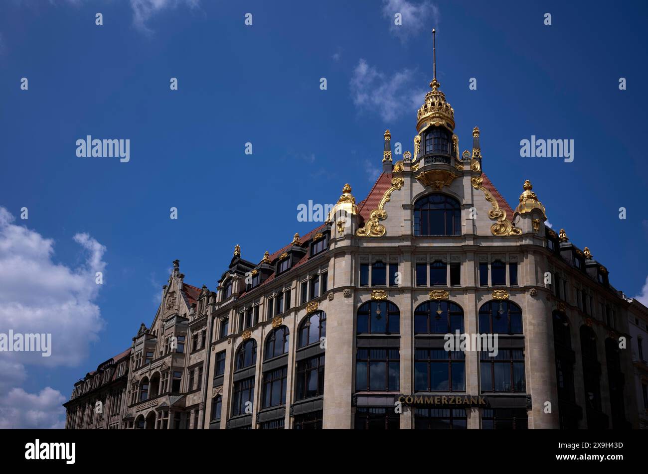 Gilded facade elements hi-res stock photography and images - Alamy
