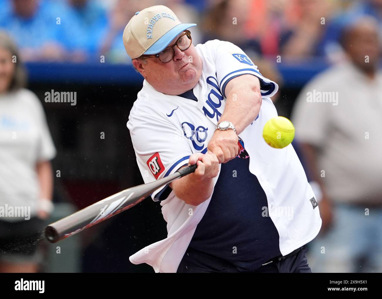 MAY 31, 2024: Eric Stonestreet power the ball in the "Big Slick"" at ...
