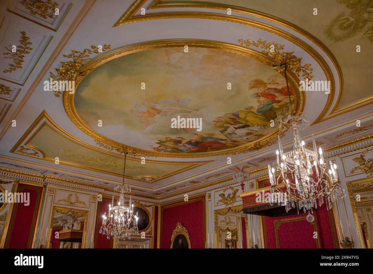Castle interiors painting hi-res stock photography and images - Alamy