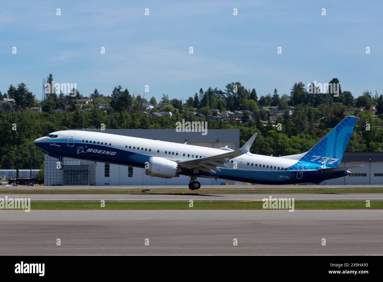 Boeing 737 max 10 takeoff hi-res stock photography and images - Alamy