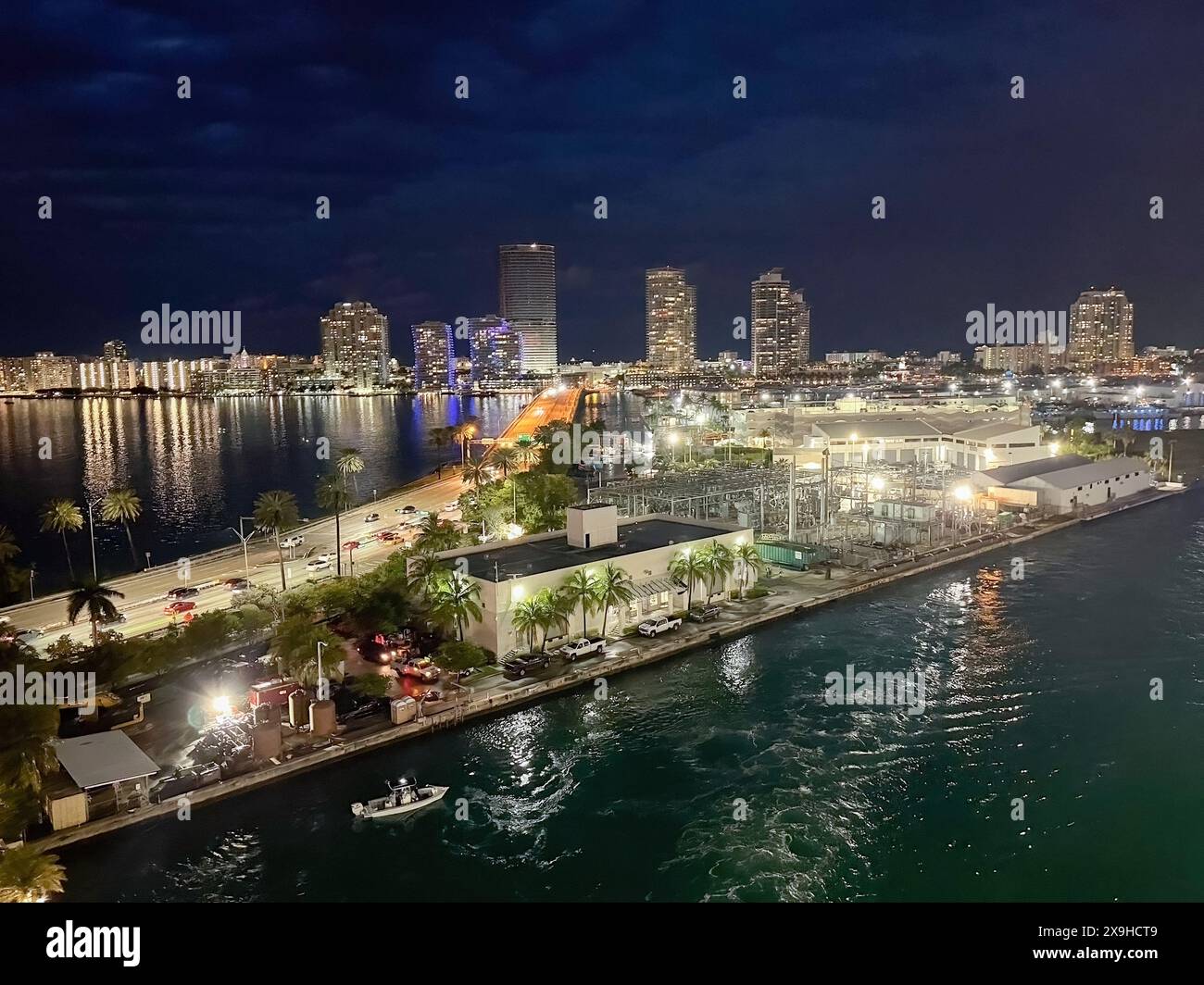 City view miami from water hi-res stock photography and images - Alamy