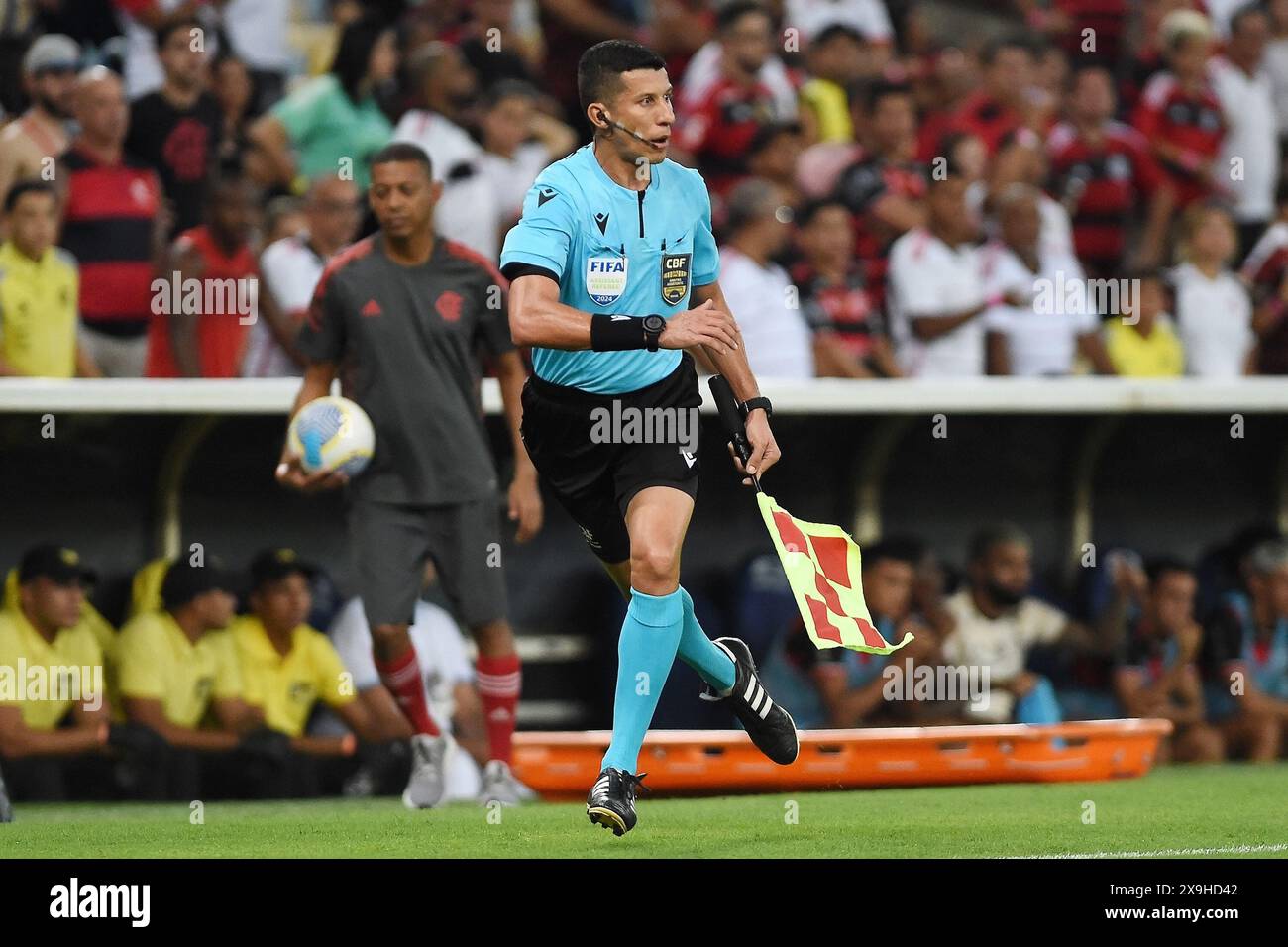Soccer referee hi-res stock photography and images - Alamy
