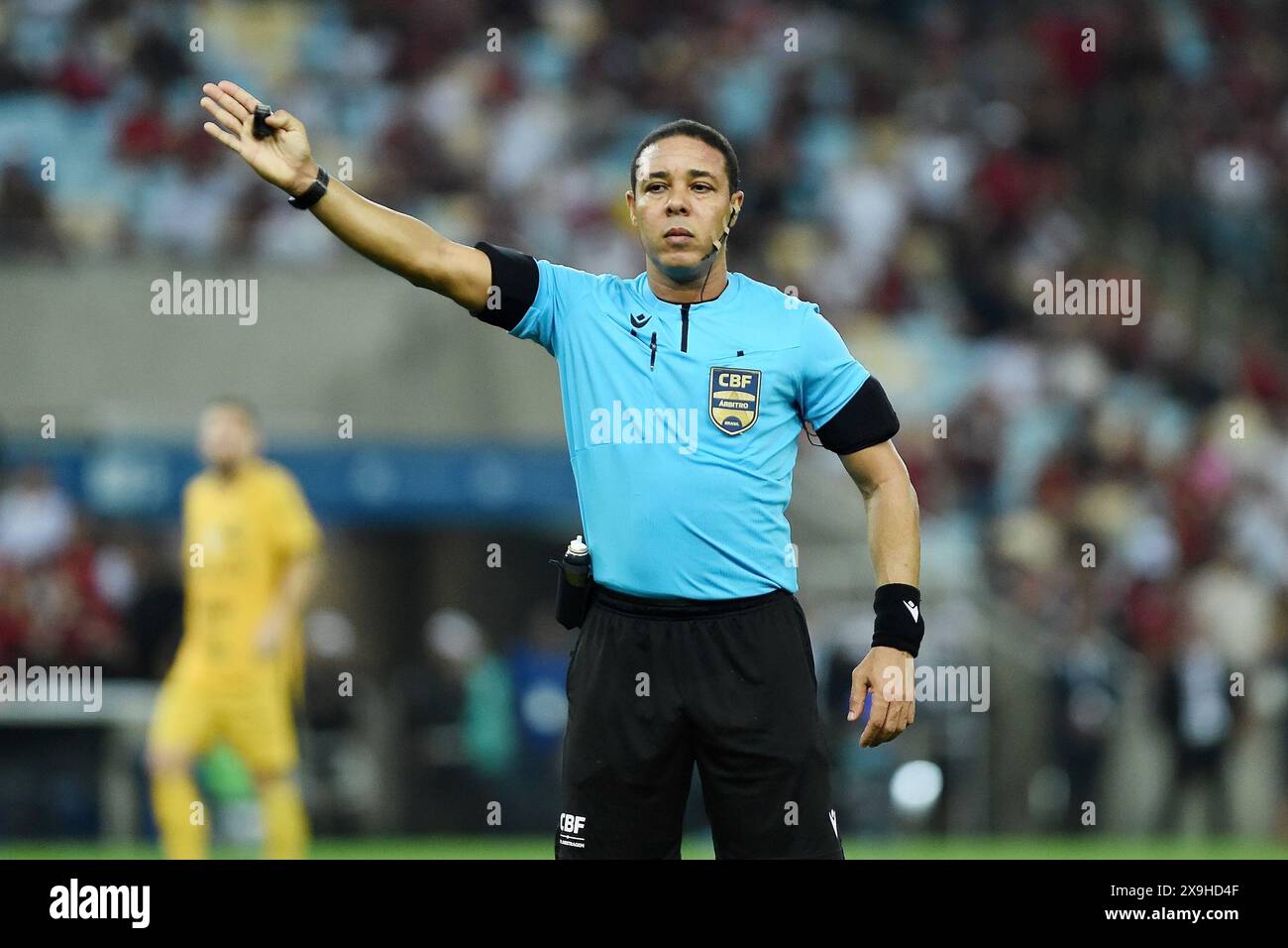 Rio de Janeiro, Brazil, May 1, 2024. Referee, during the football match ...