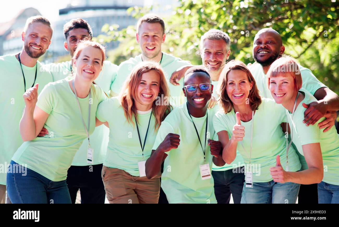 Celebrate teamwork hi-res stock photography and images - Alamy