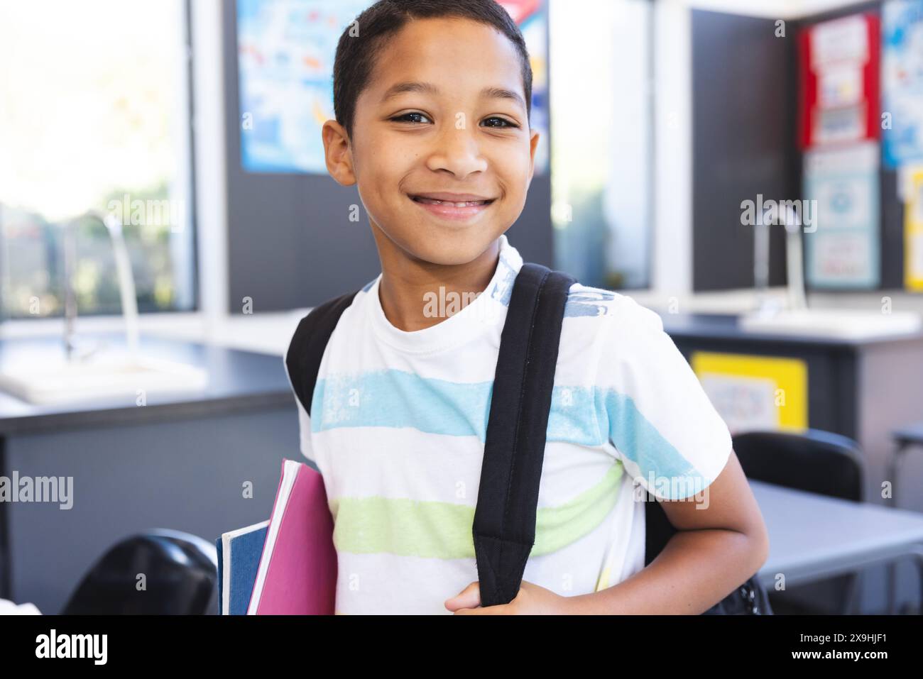 Elementary school classroom activities hi-res stock photography and images - Alamy