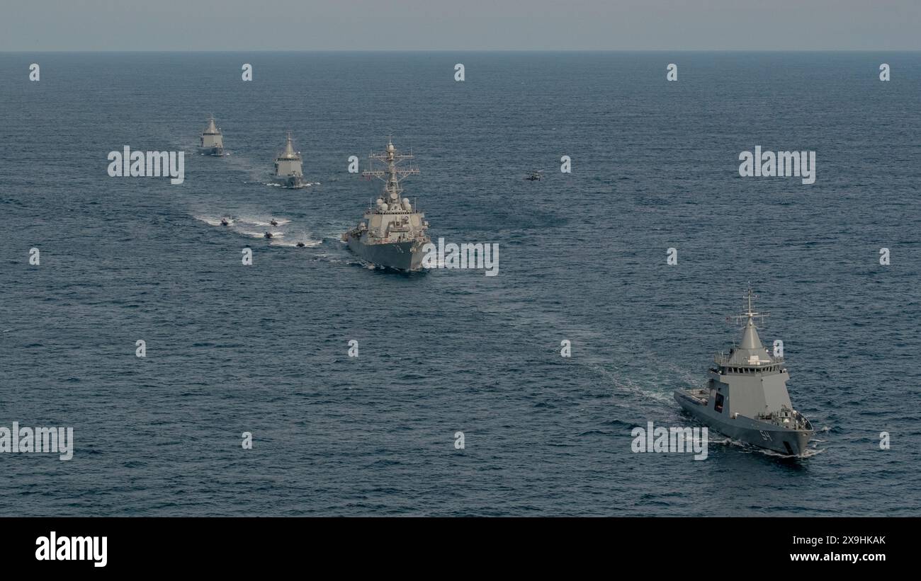 Arleigh-Burke class guided-missile destroyer USS Porter (DDG 78) and ...
