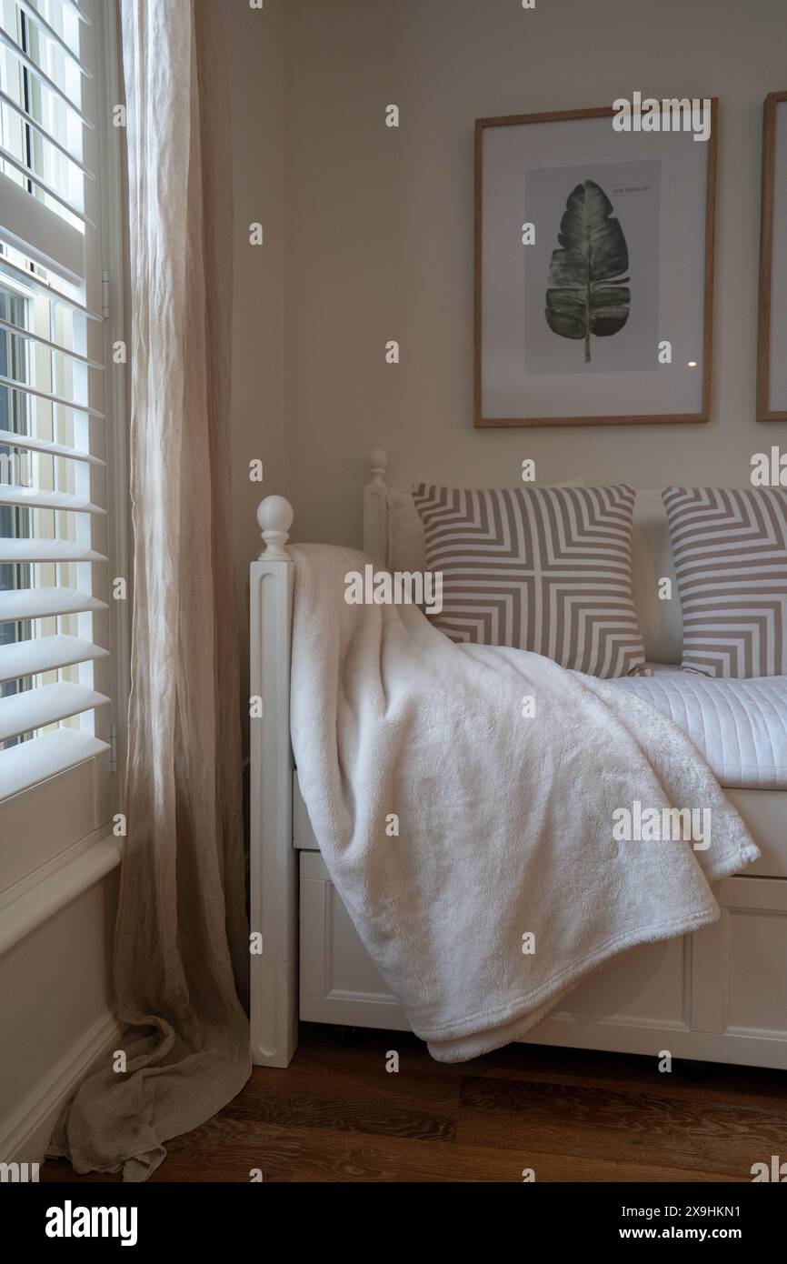 day bed next to window letting in natural light, relaxation, bed Stock ...