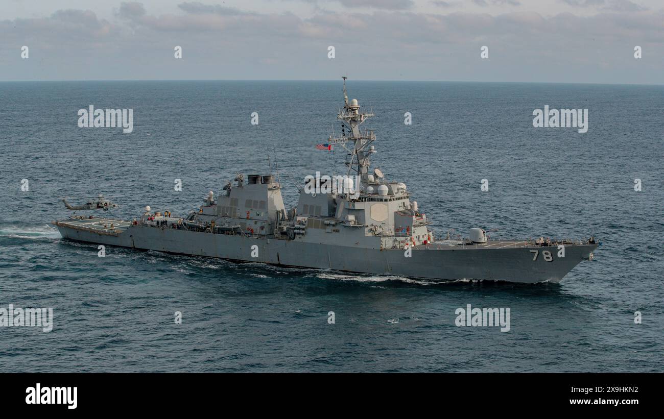 An MH-60S Seahawk, attached to Helicopter Sea Combat Squadron (HSC) 5 ...