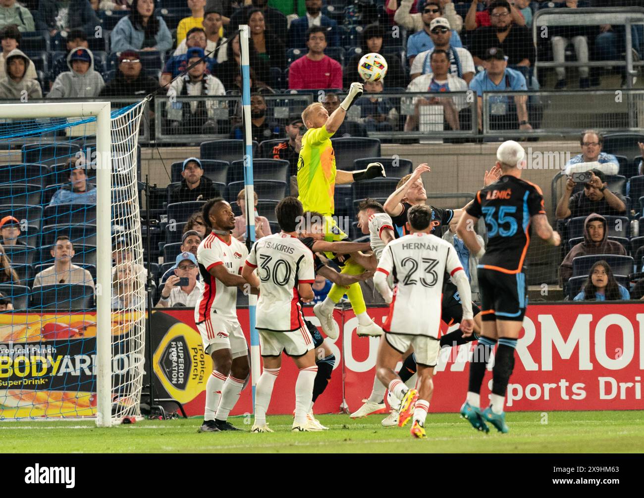 Goalkeeper William Yarbrough (25) of San Jose Earthquake saves during ...