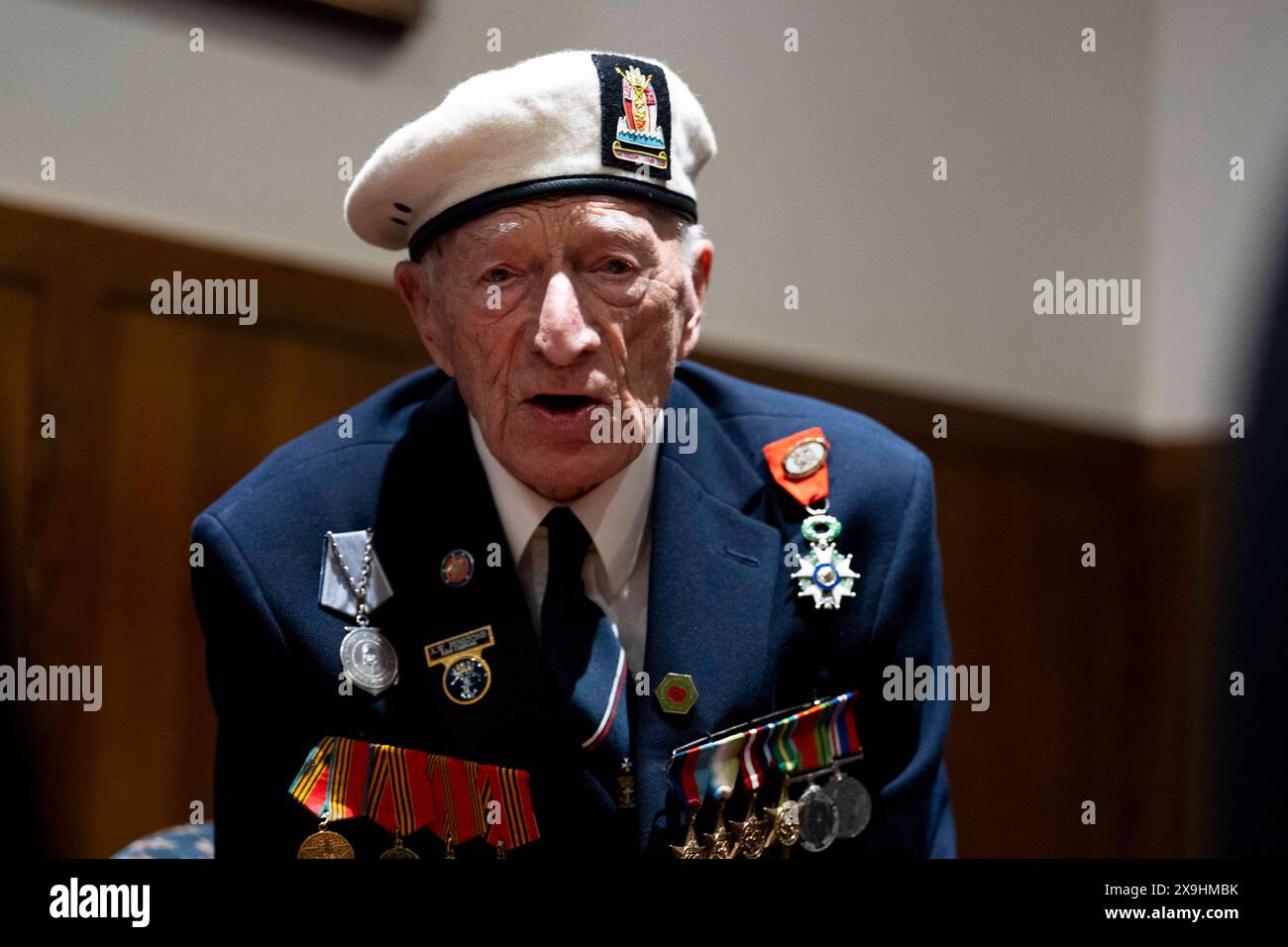 D-Day veteran Alec Penstone, 98, from the Isle of Wight, who served ...