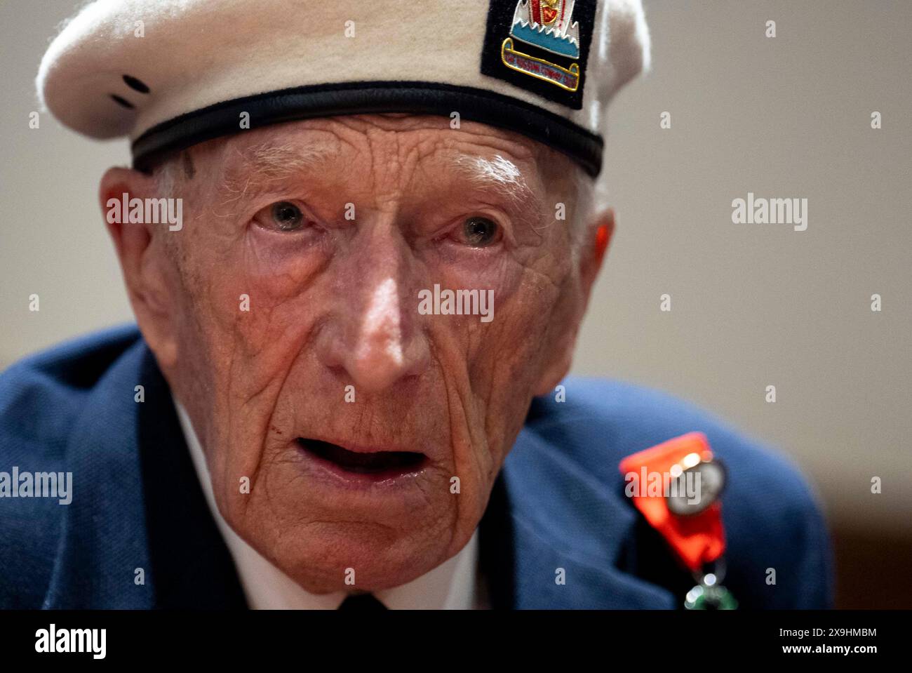 D-Day veteran Alec Penstone, 98, from the Isle of Wight, who served ...