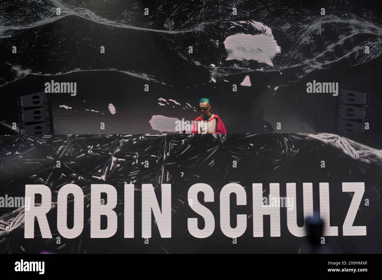 Robin Schulz live bei der N-Joy Starshow 2024 auf der Expo Plaza ...
