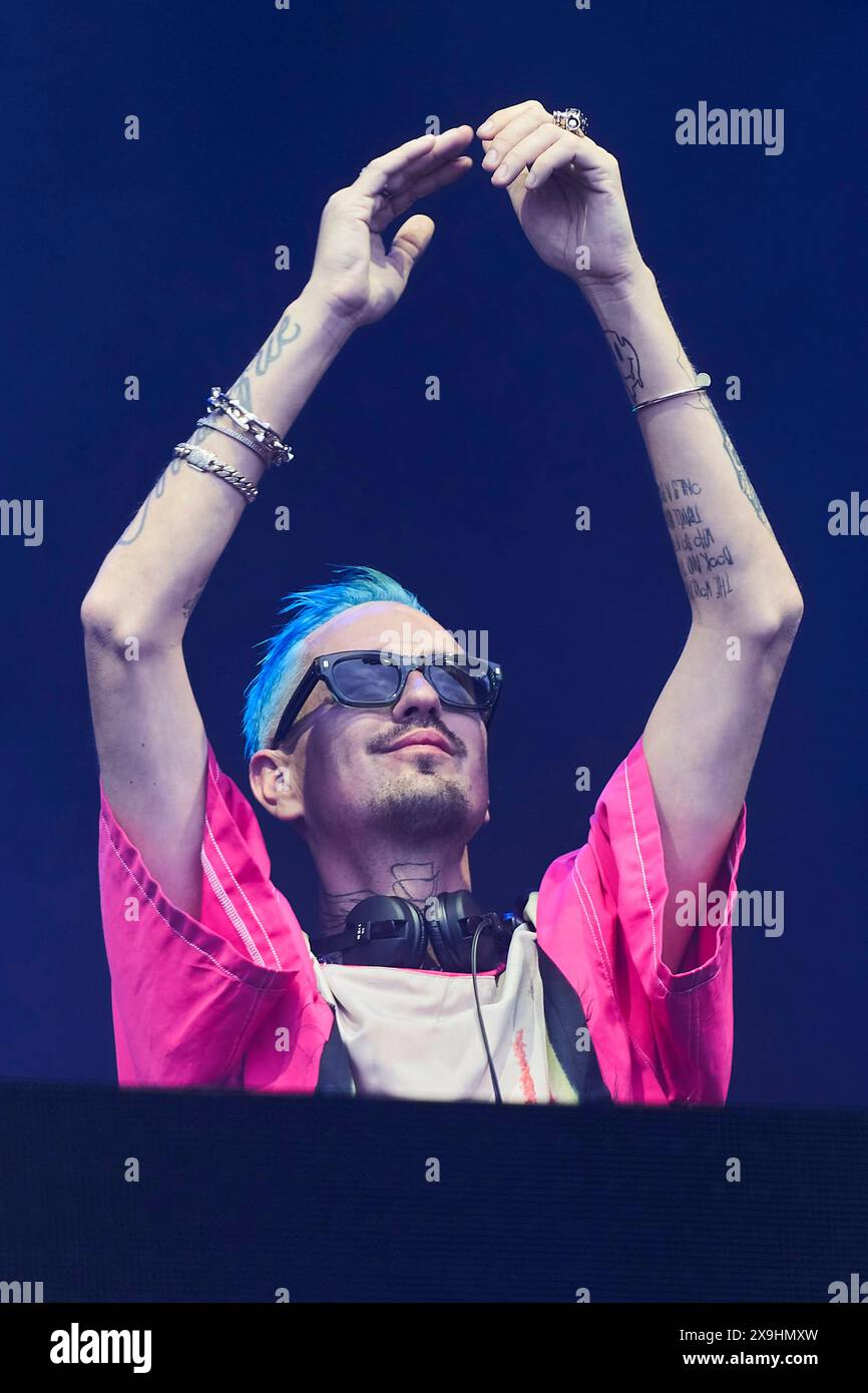 Robin Schulz live bei der N-Joy Starshow 2024 auf der Expo Plaza ...