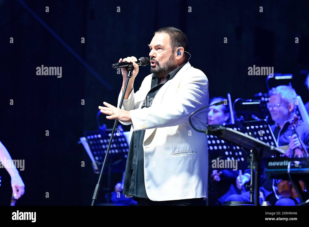 Marian Gold von Alphaville live bei einem Konzert der 40th Anniversary ...
