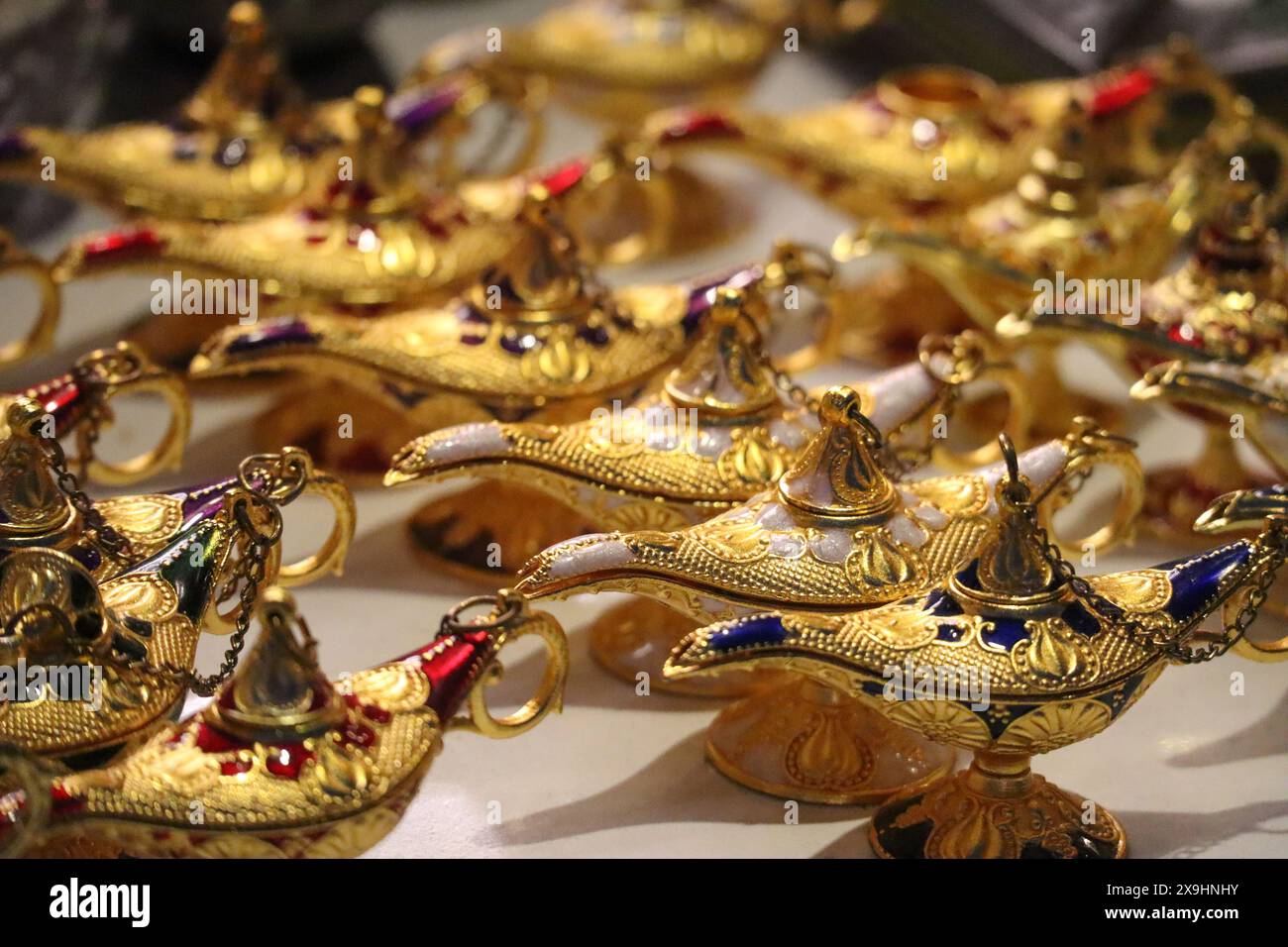 Souvenir oriental style lamps hi-res stock photography and images - Alamy