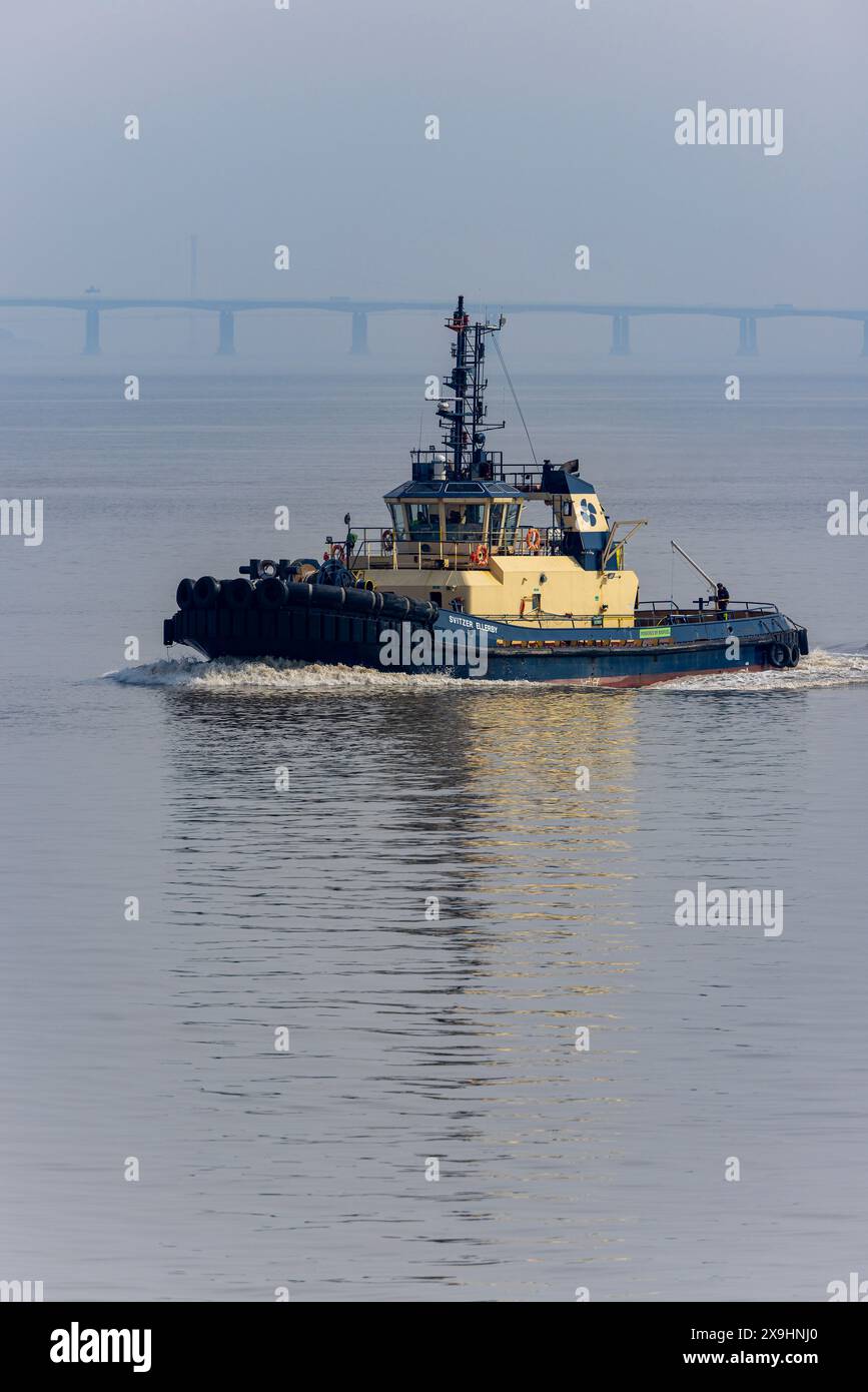 Tug Svitzer Ellerby heading out to guide a vessel into Royal Portbury ...