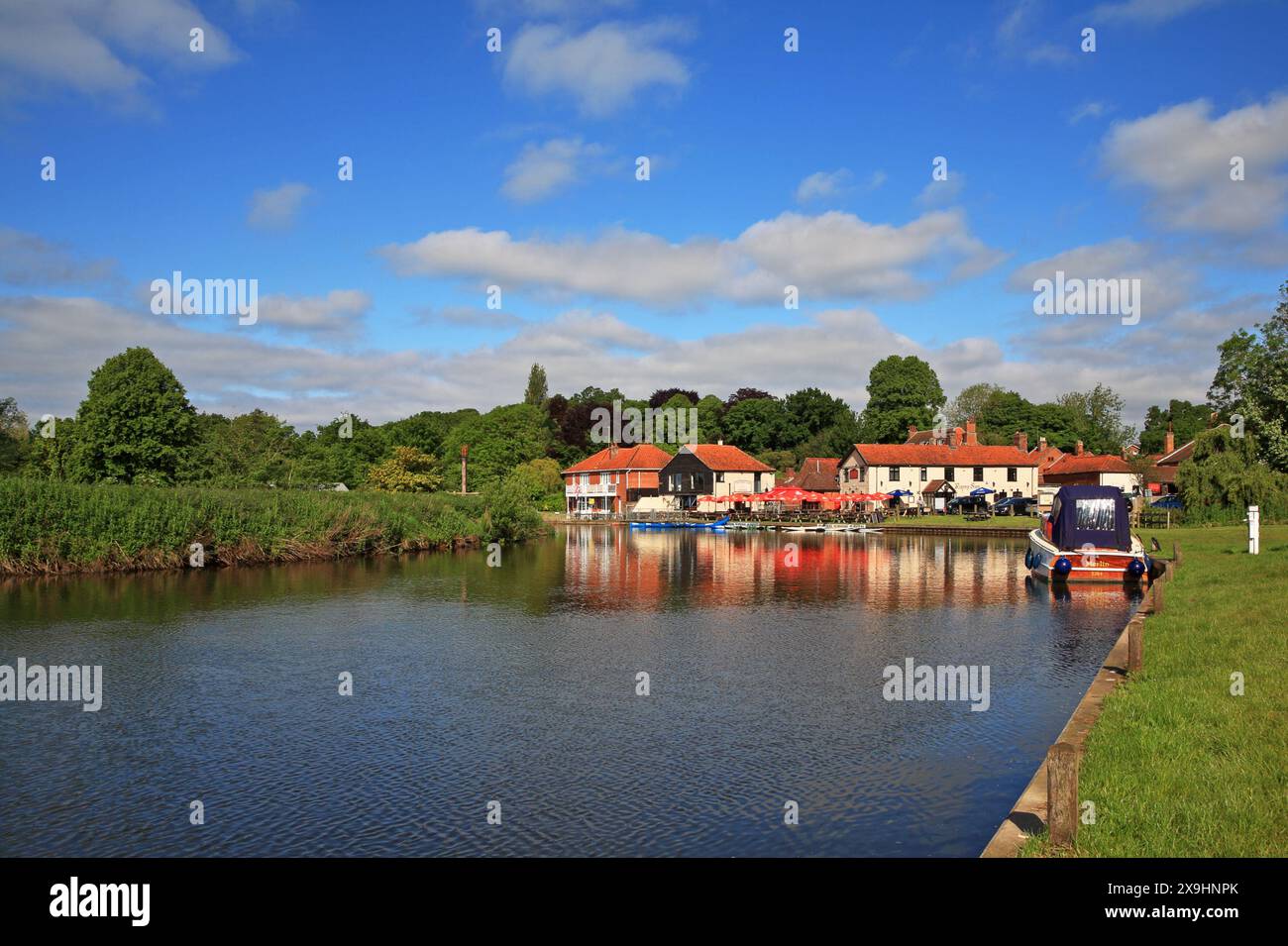A view of the River Bure on the Norfolk Broads on the approach to the ...