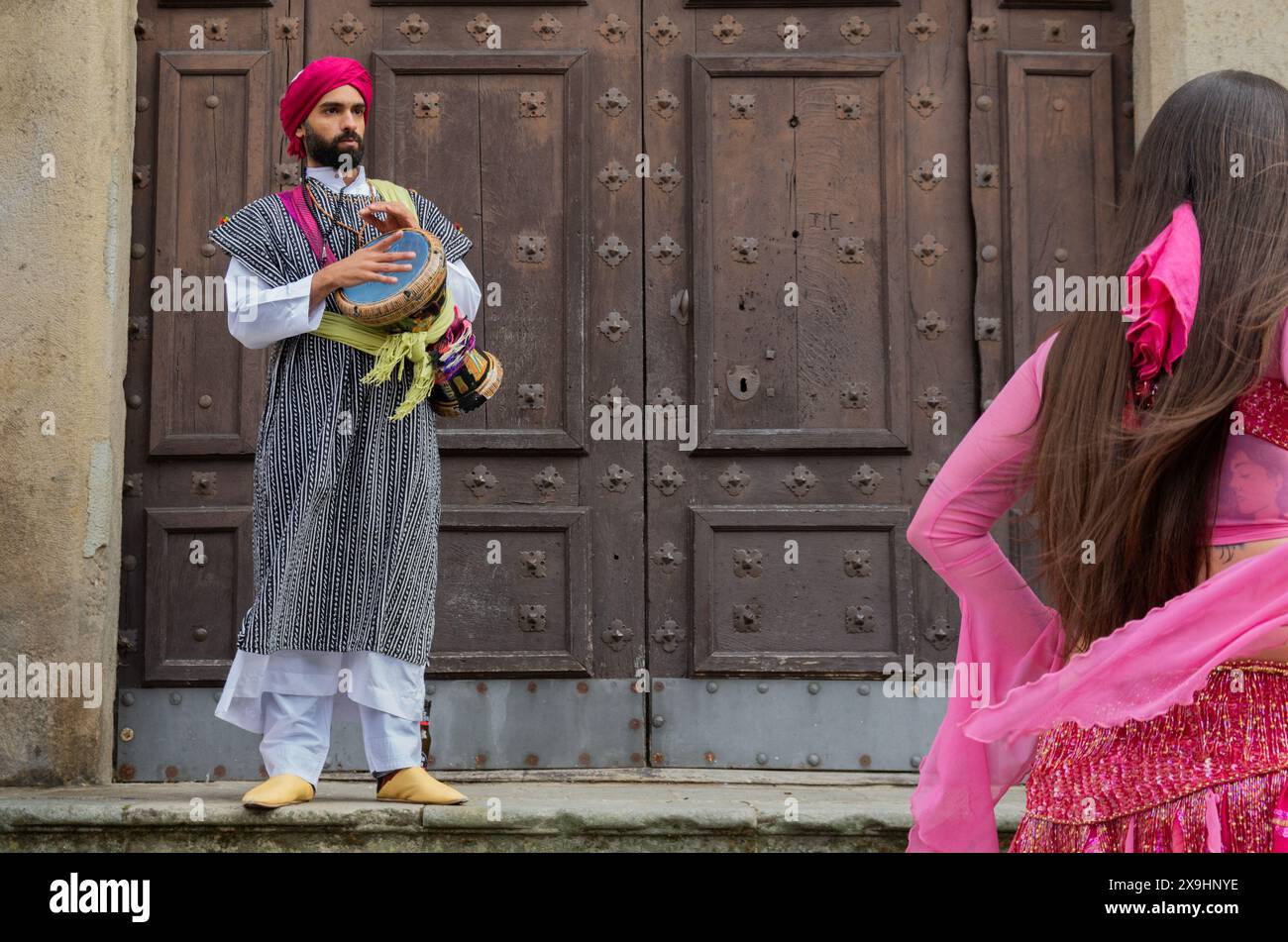 Arab traditional music hi-res stock photography and images - Alamy