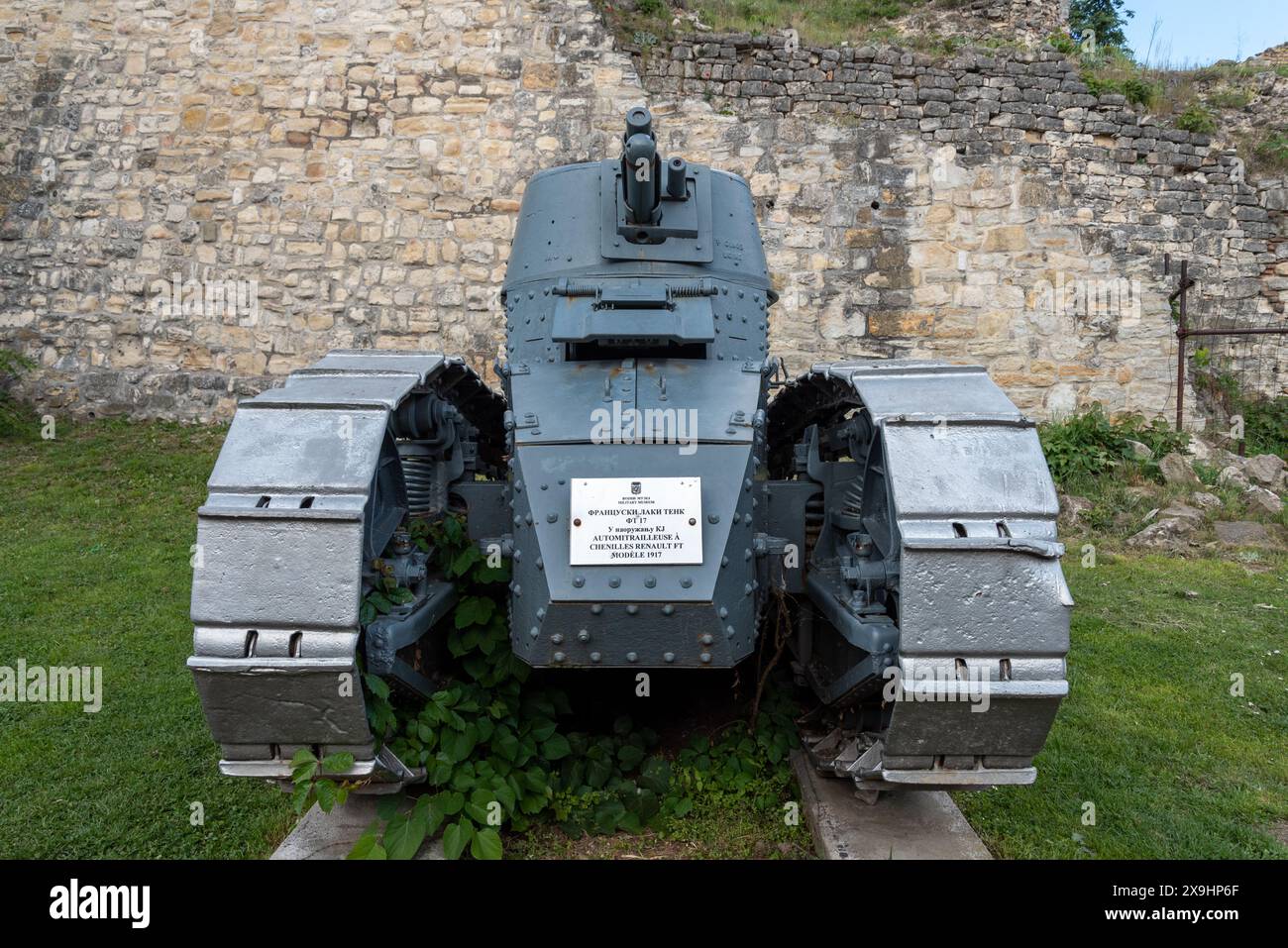 French military vehicle hi-res stock photography and images - Alamy
