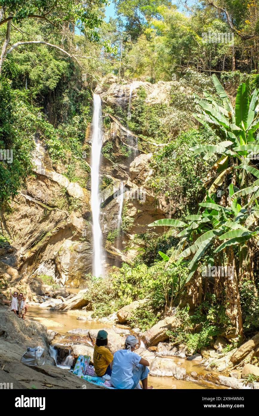 Mok Fa Waterfall Stock Photo - Alamy
