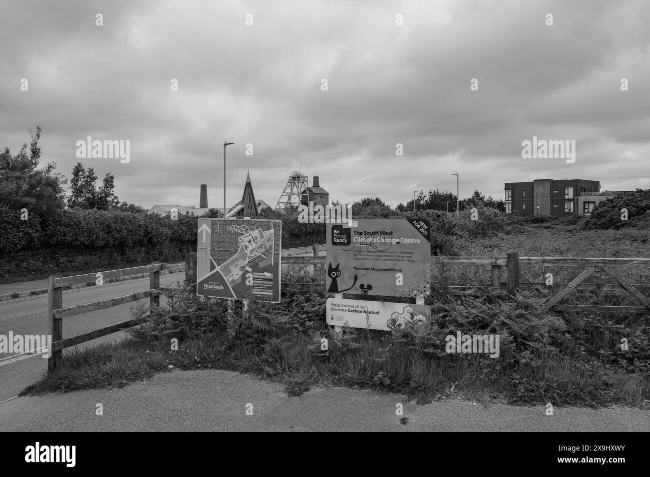 HEARTLANDS POOL CAMBORNE WORLD HERITAGE SITE MINING ENGINE HOUSE Stock ...