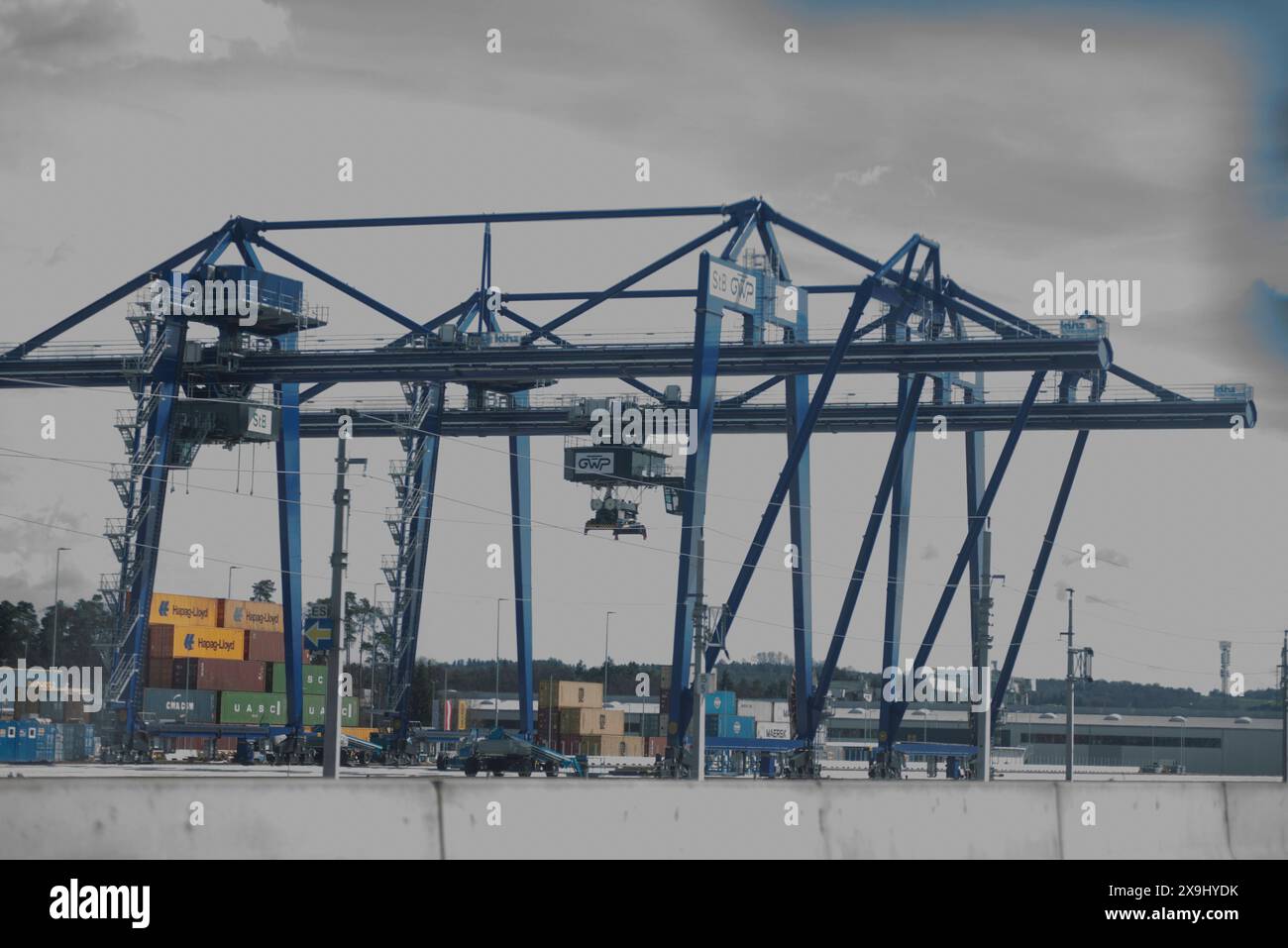 in a container terminal for cargo containers and their onward ...