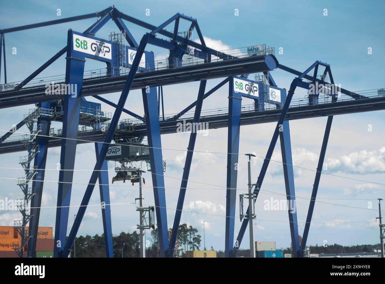 in a container terminal for cargo containers and their onward ...